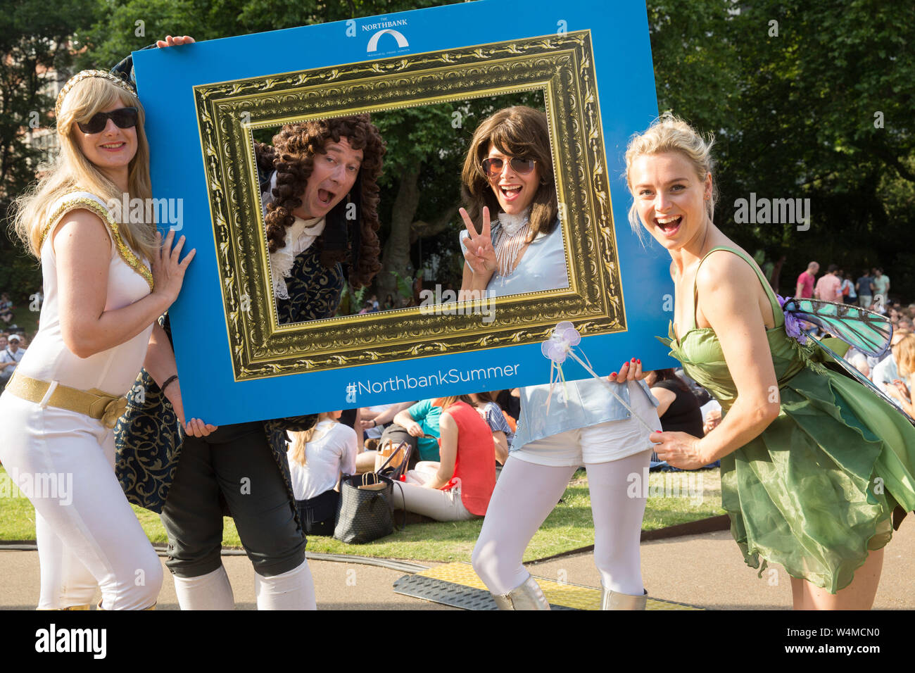 Victoria embankment gardens summer hi-res stock photography and images ...