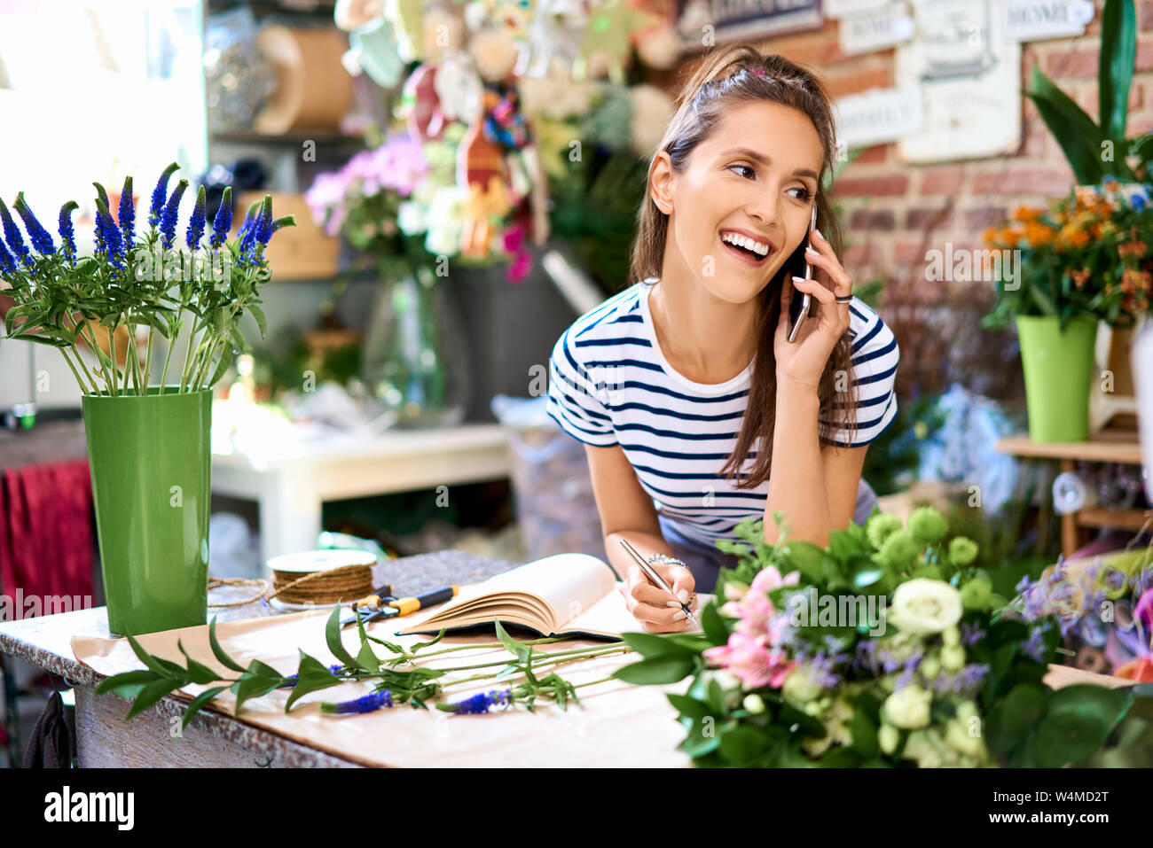 Florist floristry hi-res stock photography and images - Alamy