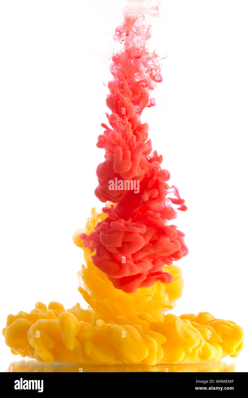 Pigment dissolved in water Stock Photo - Alamy