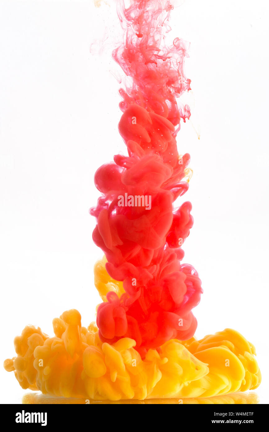 Pigment dissolved in water Stock Photo - Alamy