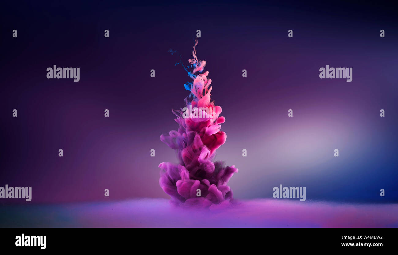 Pigment dissolved in water Stock Photo - Alamy