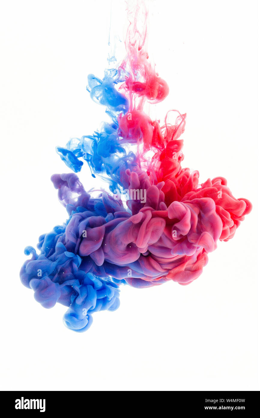 Pigment dissolved in water Stock Photo - Alamy