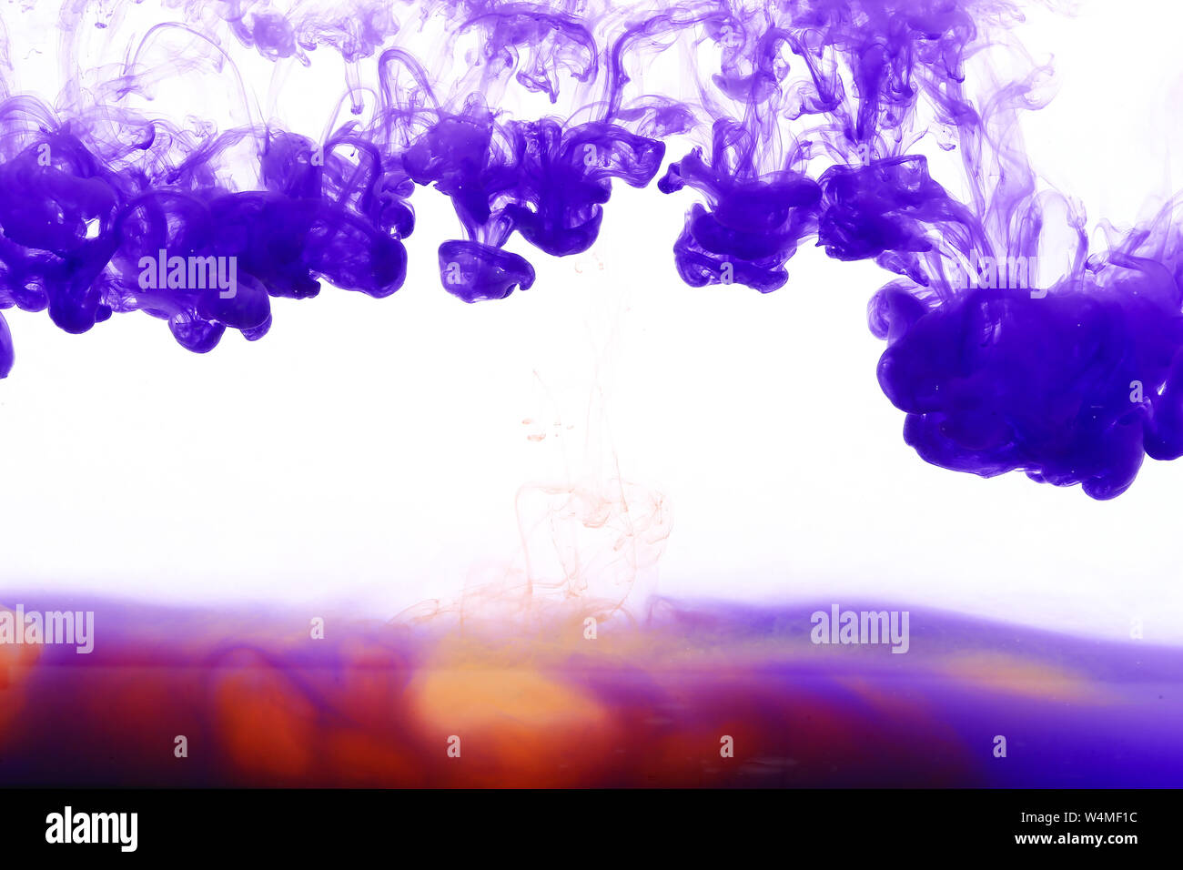 Pigment dissolved in water Stock Photo - Alamy