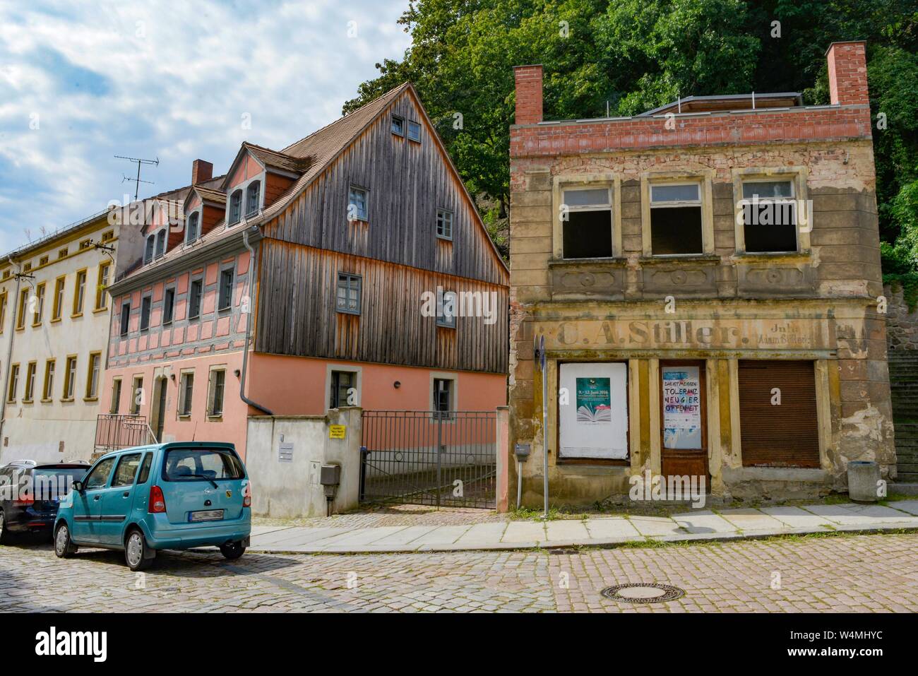 Rotted buildings hi-res stock photography and images - Alamy