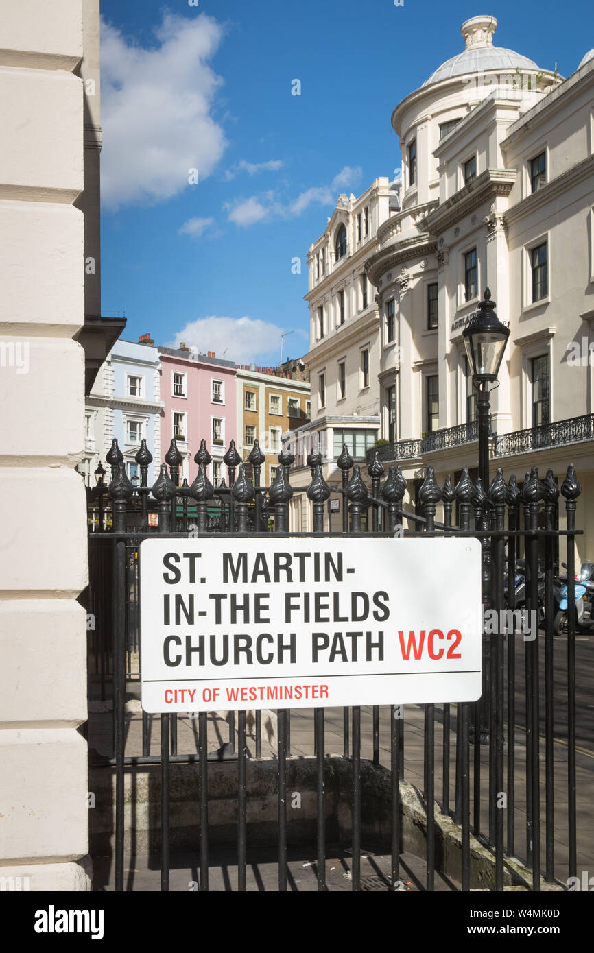 ST. MARTIN-IN-THE FIELDS CHURCH PATH WC2 CITY OF WESTMINSTER Stock ...