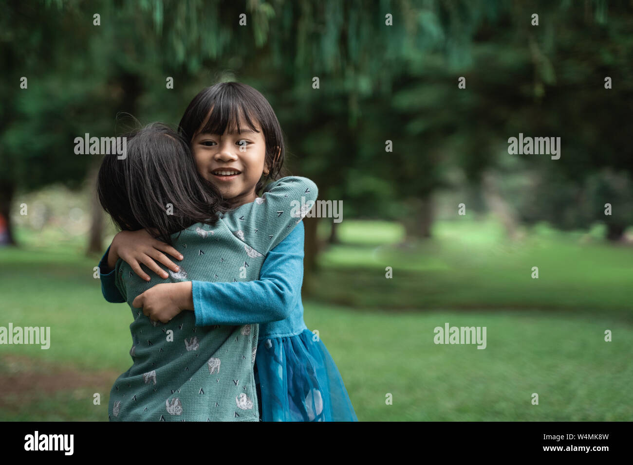 Forgive hug hi-res stock photography and images - Alamy