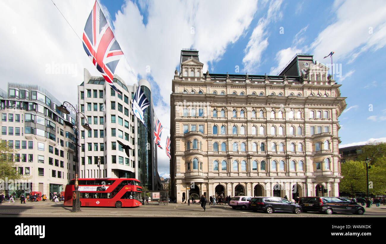 Strand buildings hi-res stock photography and images - Alamy