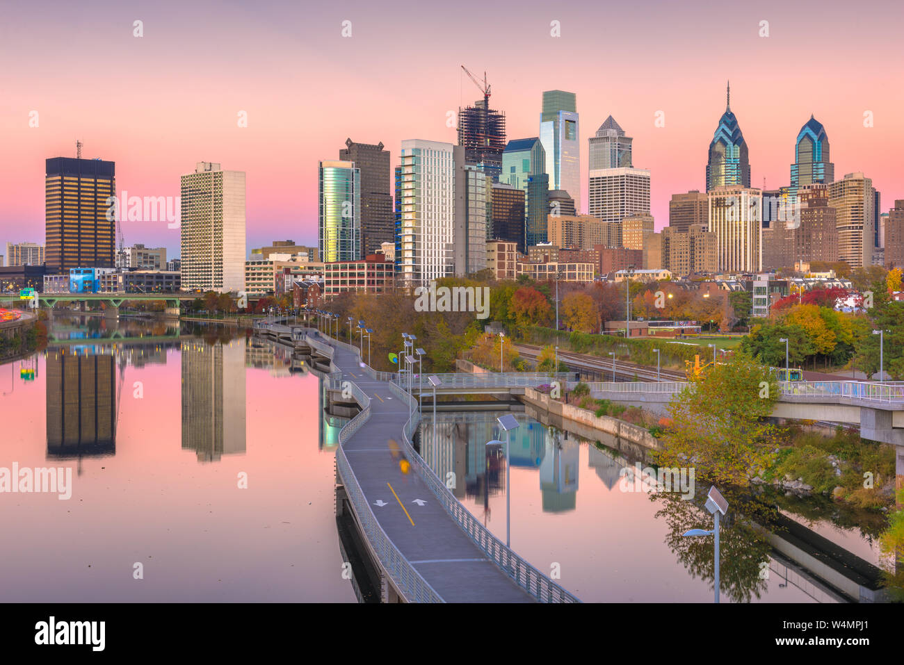 Philadelphia, Pennsylvania, USA downtown skyline at dusk on the ...