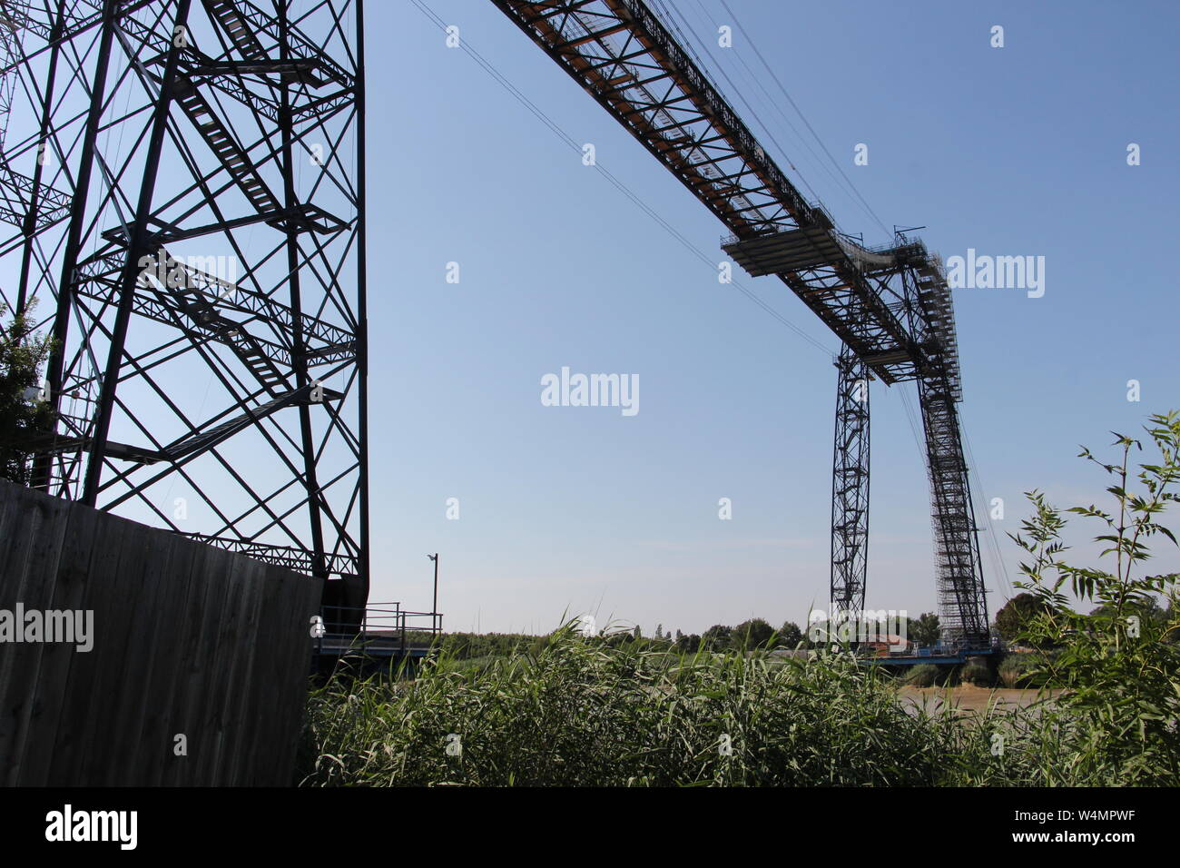 2016 2019 the transporter bridge works hi-res stock photography and ...