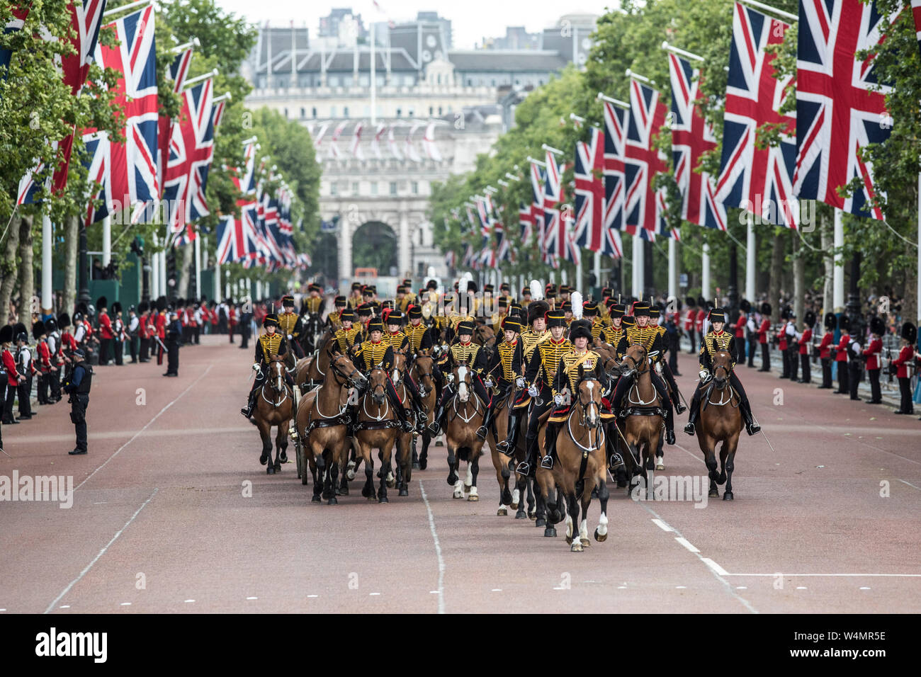 Trooping the Colour, The Queen's Birthday Parade celebrations outside ...