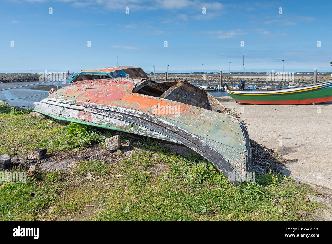 Broken down dock hi-res stock photography and images - Alamy