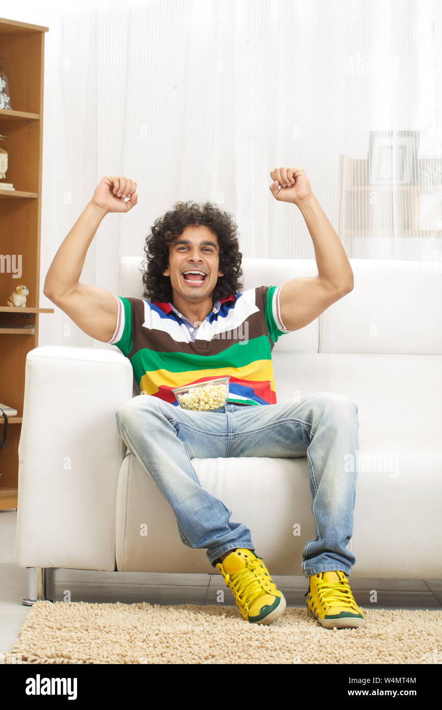 Cricket celebrating smiling hi-res stock photography and images - Alamy