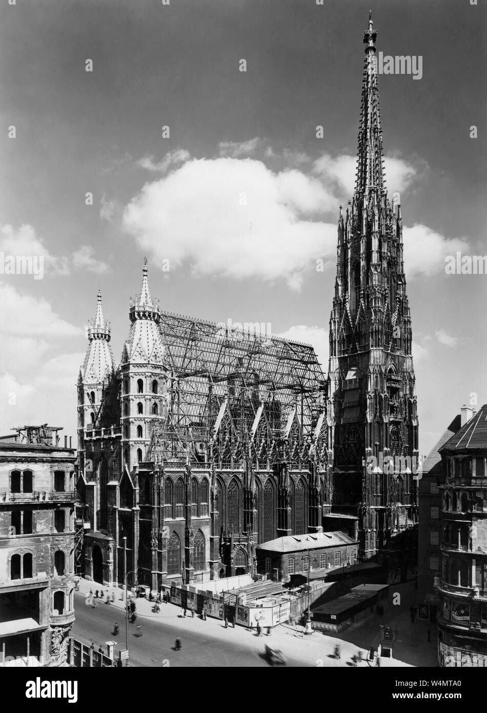 Vienna 1945 hi-res stock photography and images - Alamy