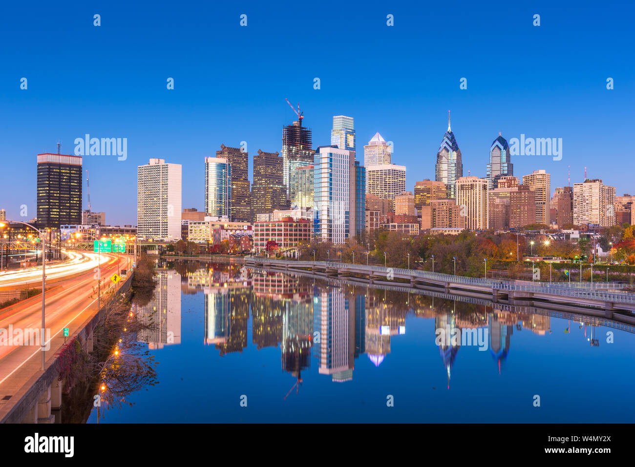 Philadelphia, Pennsylvania, USA downtown skyline at dusk on the ...
