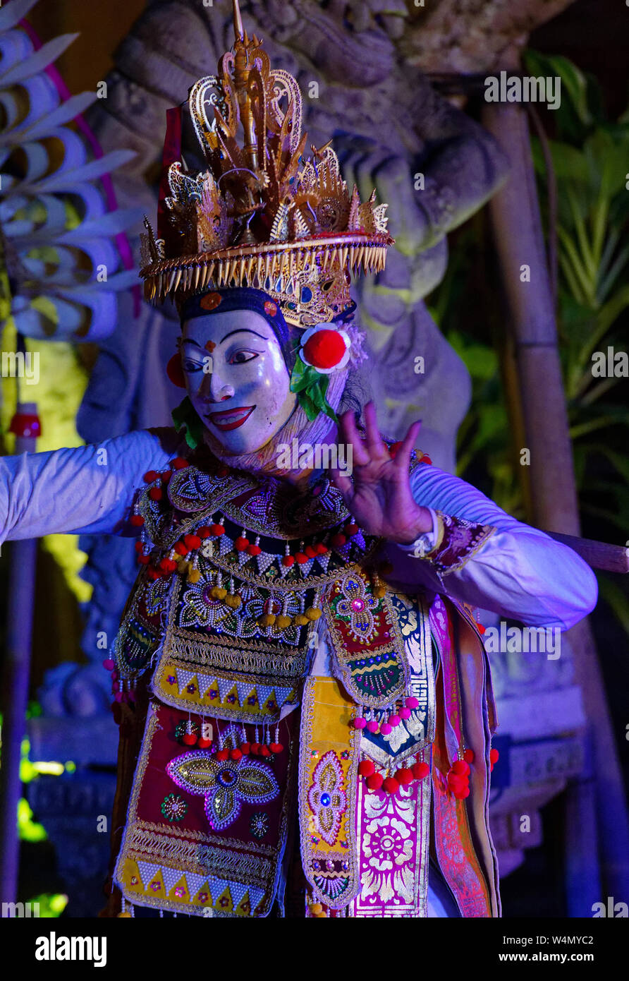 Performer dancer in traditional costume at the Ubud Palace dance ...