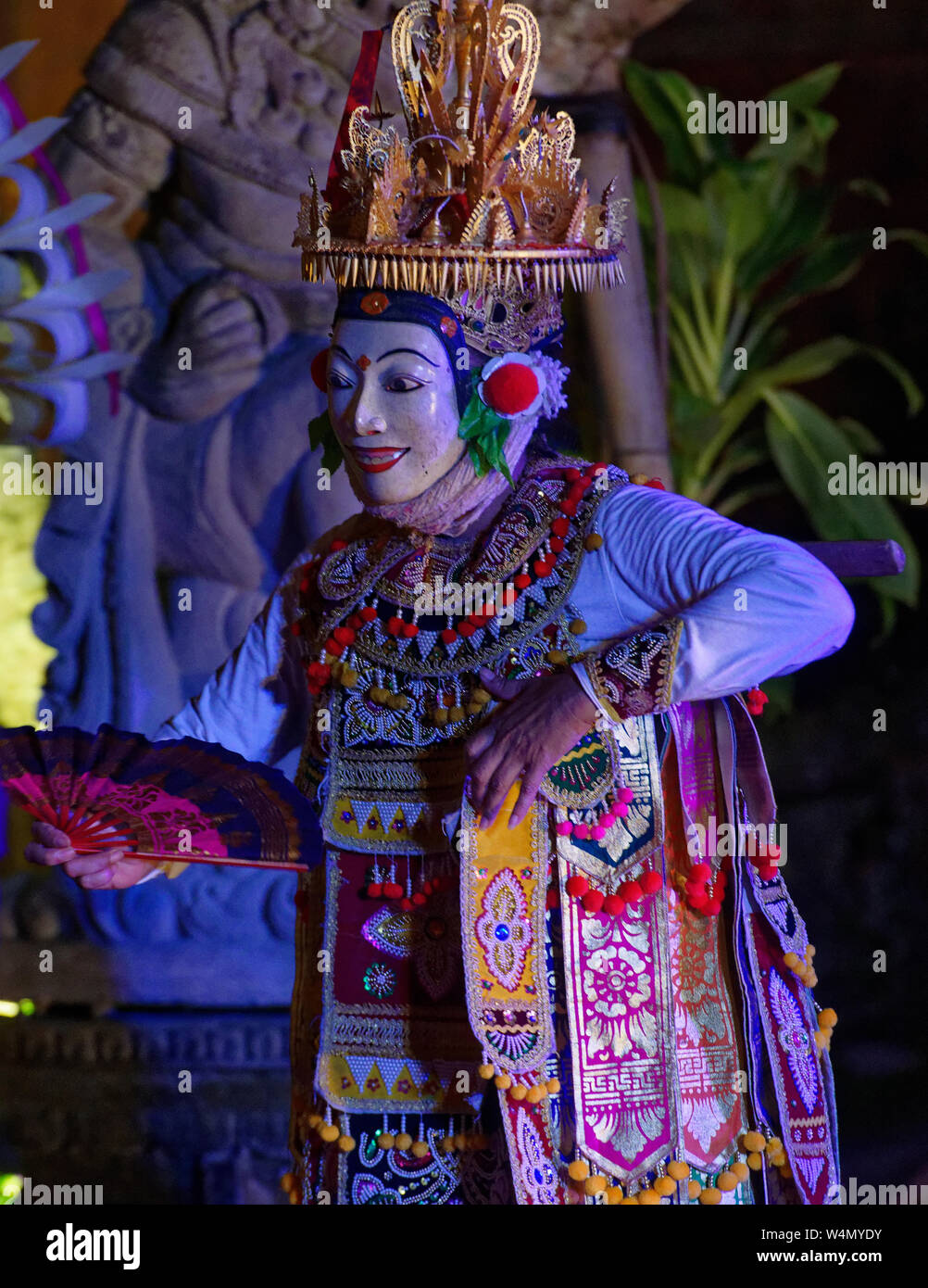 Performer dancer in traditional costume at the Ubud Palace dance ...