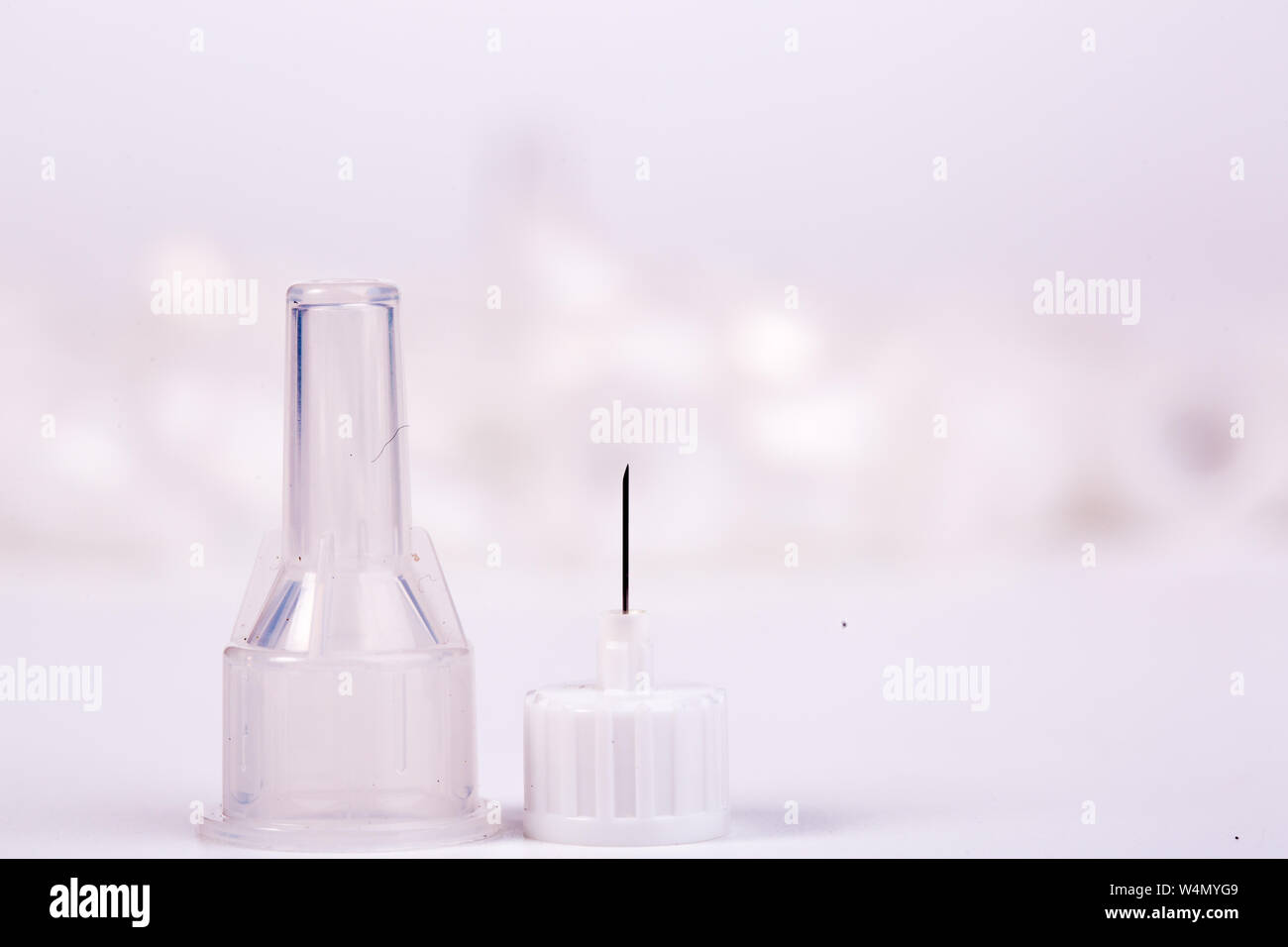 Insulin needle hi-res stock photography and images - Alamy