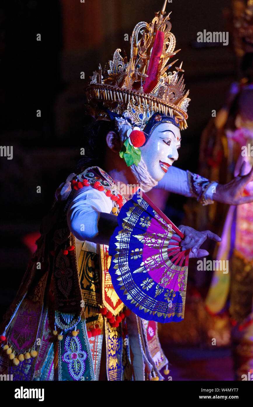 Performer dancer in traditional costume at the Ubud Palace dance ...