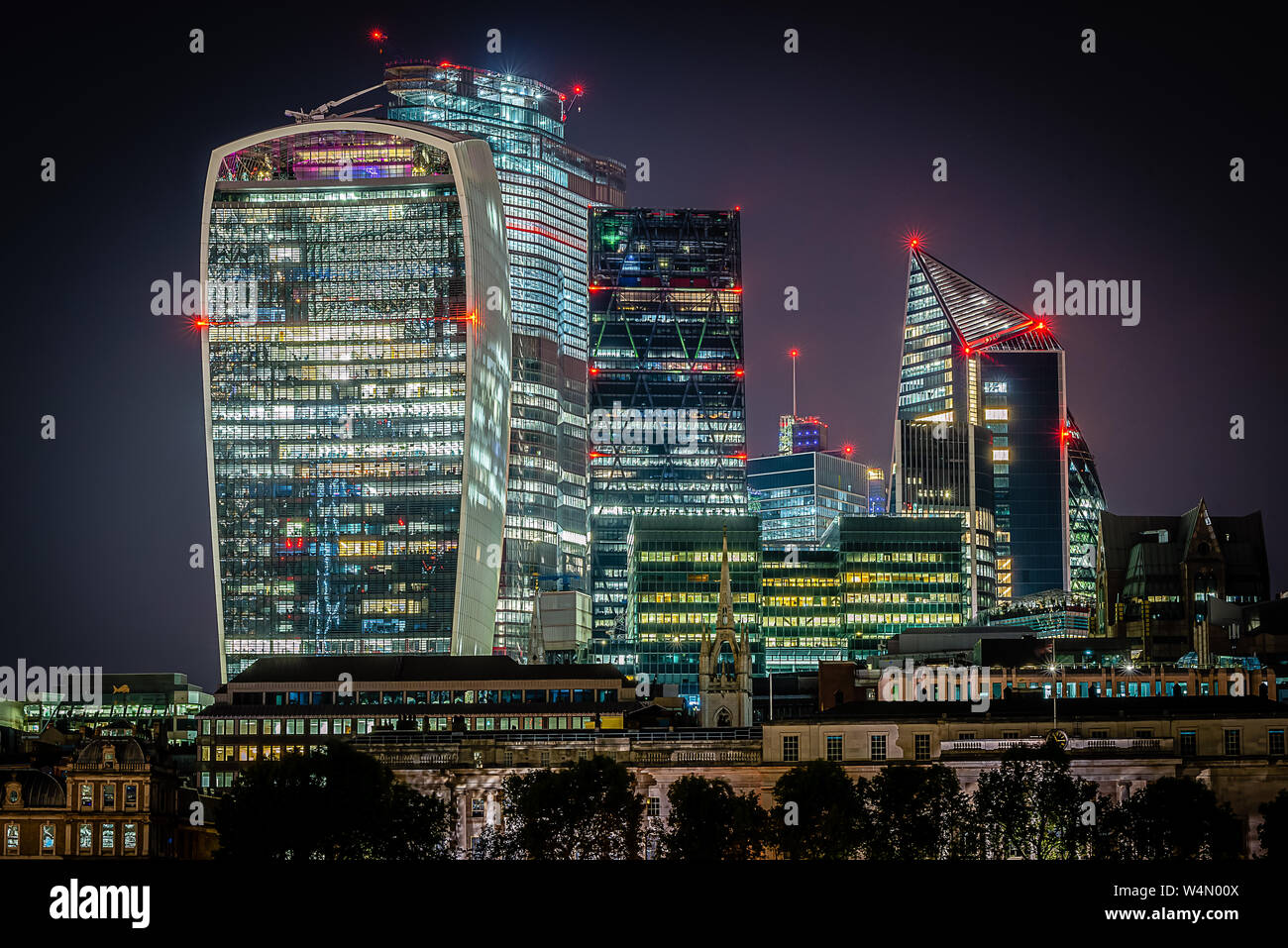 London night sky hi-res stock photography and images - Alamy