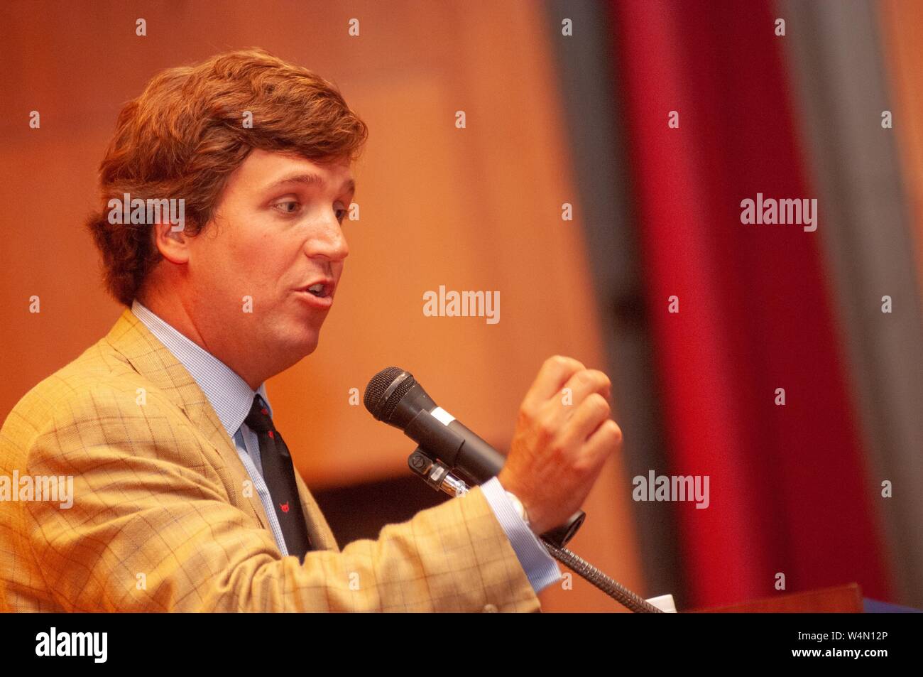 Tucker carlson hi-res stock photography and images - Alamy