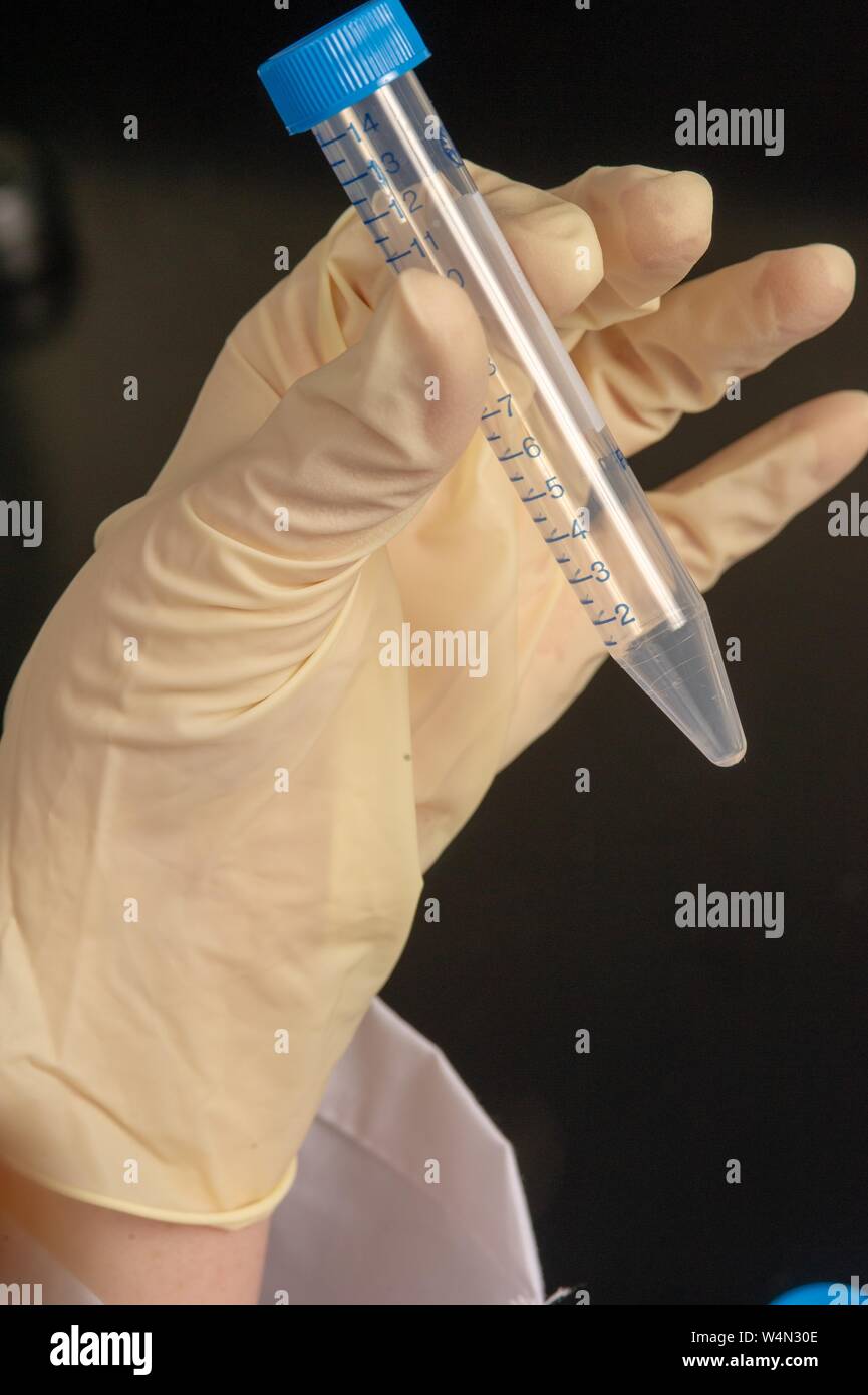 Lab vial hi-res stock photography and images - Alamy