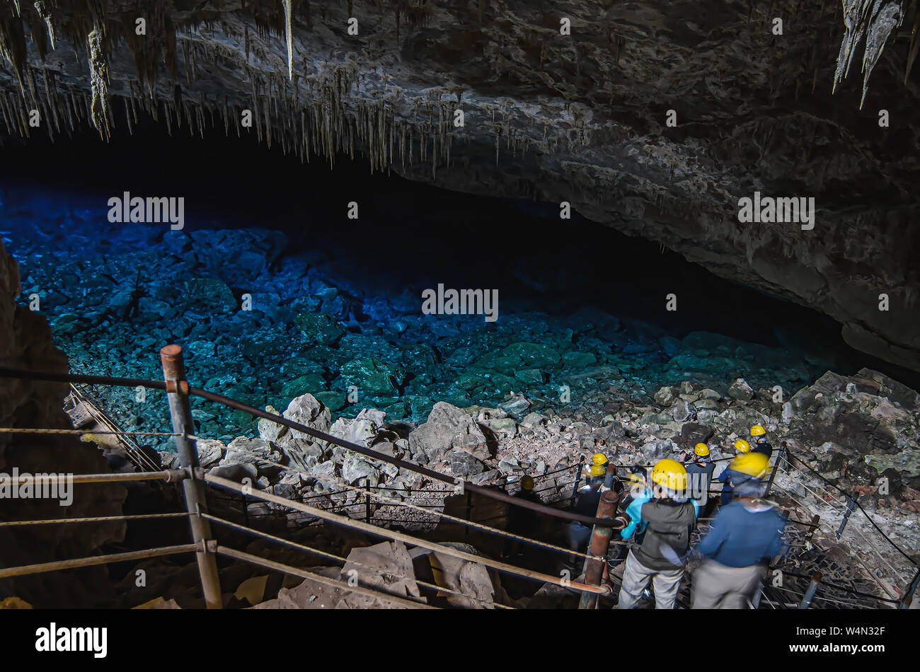 Gruta da lagoa azul hi-res stock photography and images - Alamy