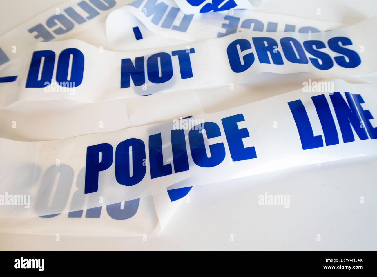 Cross line pattern hi-res stock photography and images - Alamy