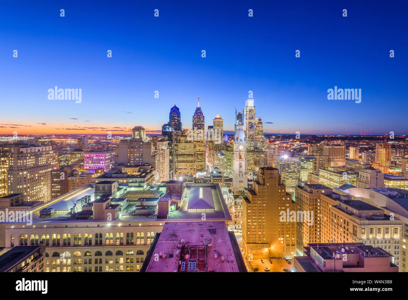 Philadelphia, Pennsylvania, USA downtown city skyline rooftop view at ...