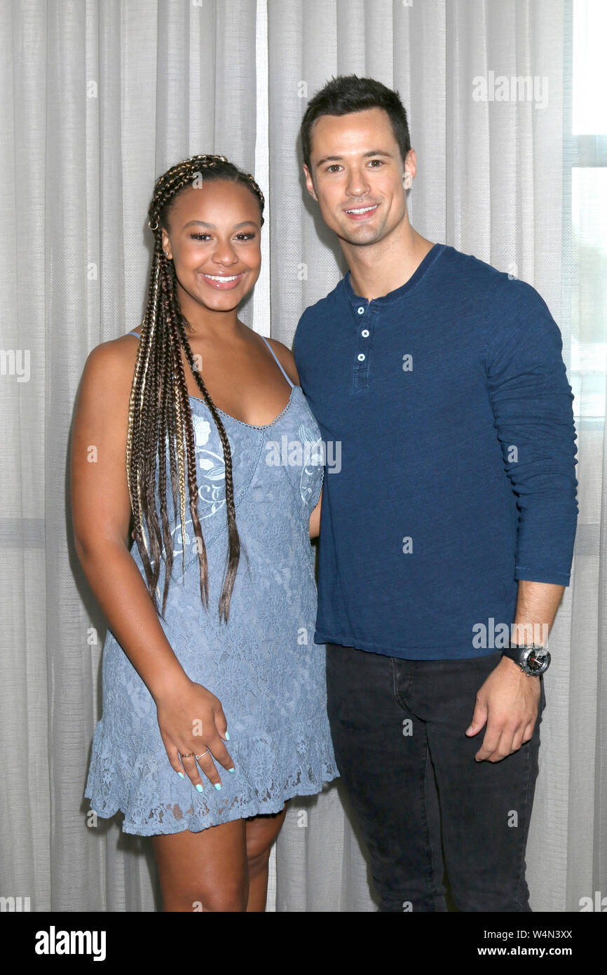 Nia sioux matthew atkinson hi-res stock photography and images - Alamy