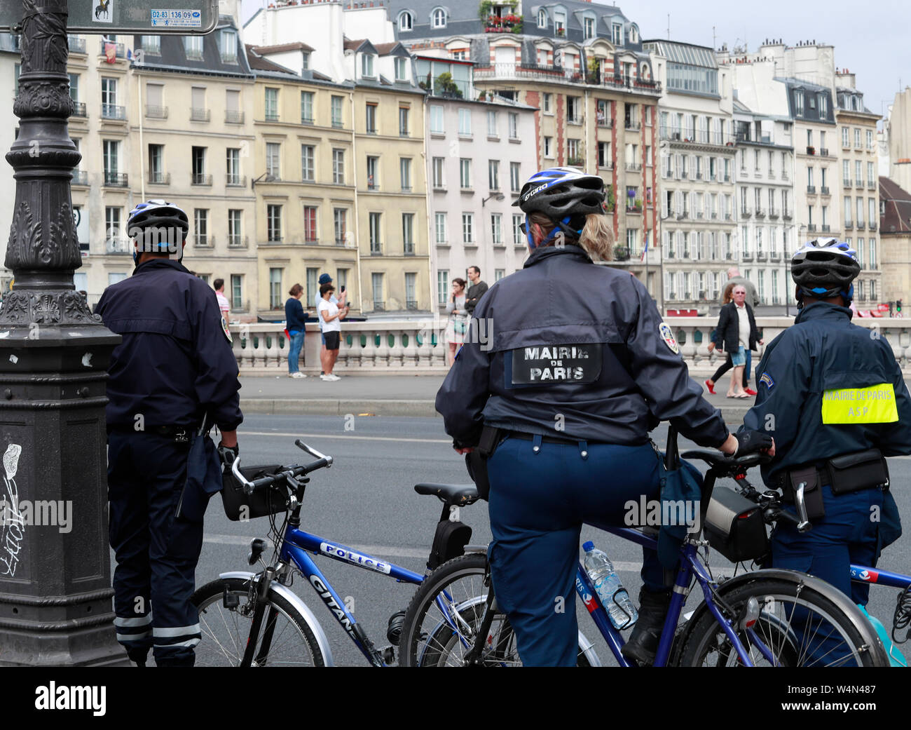 Police Officer Paris High Resolution Stock Photography and Images - Alamy
