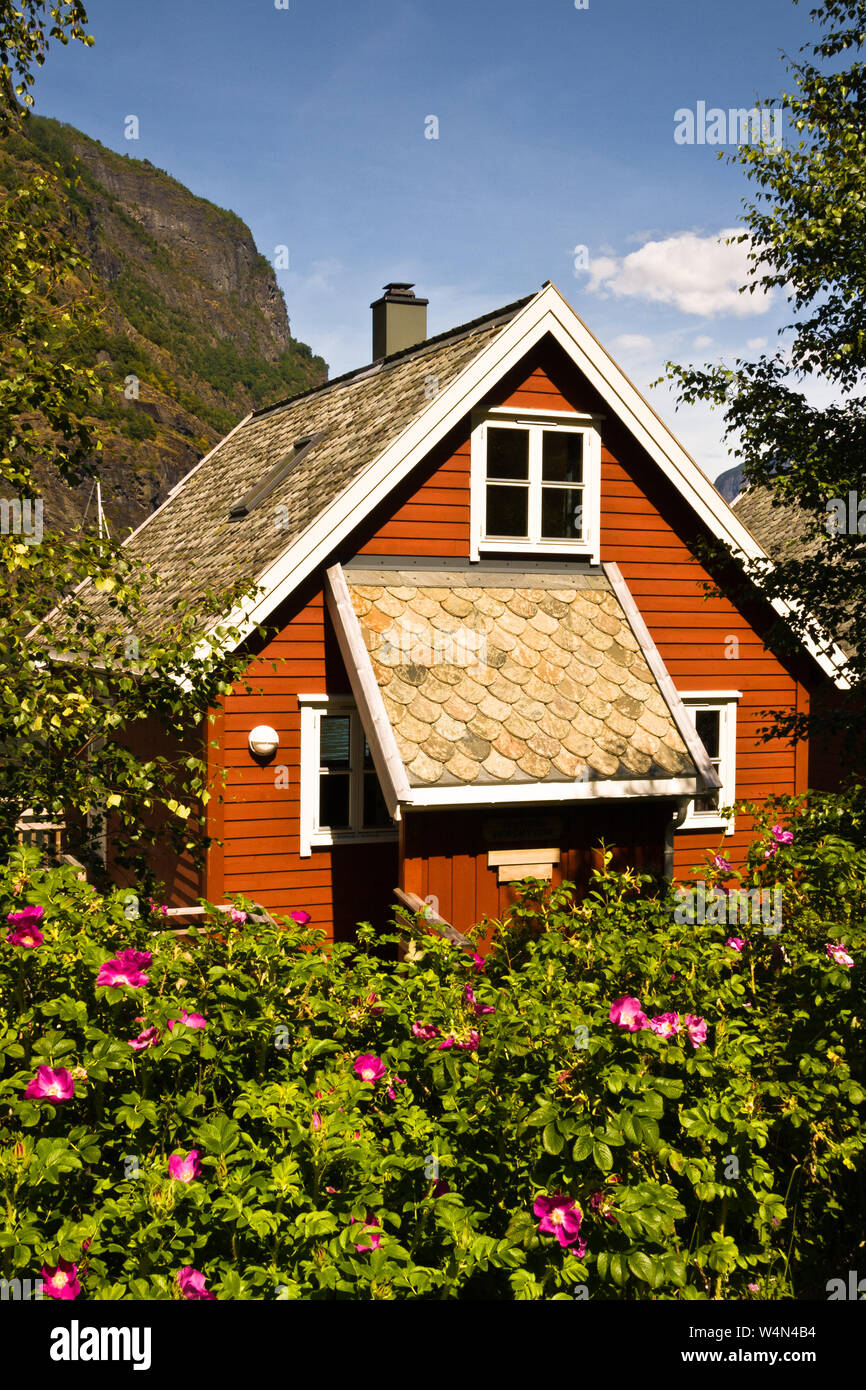 Norway house style hi-res stock photography and images - Alamy