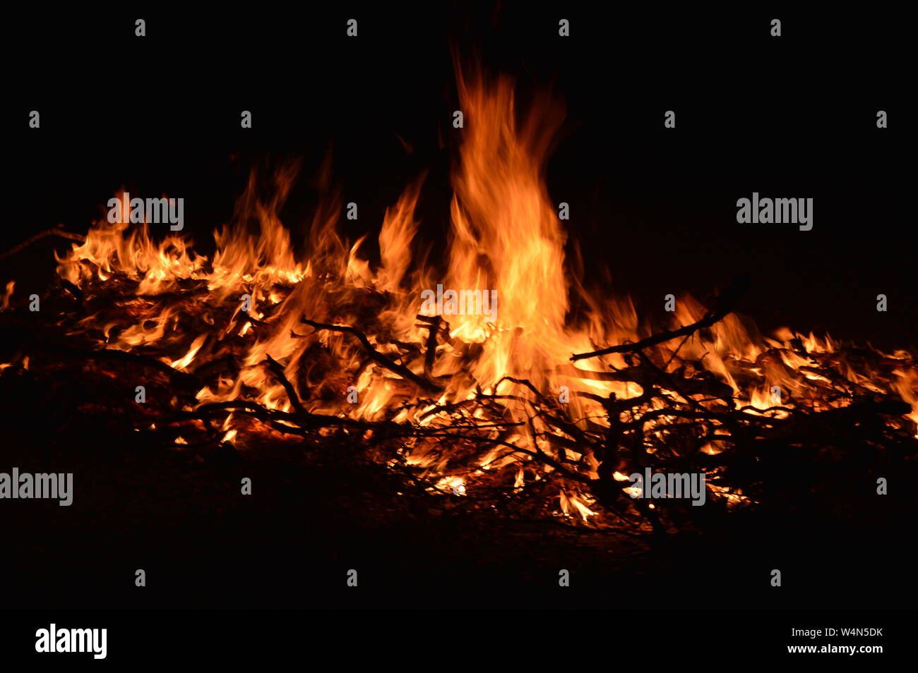 Flames in nature hi-res stock photography and images - Alamy