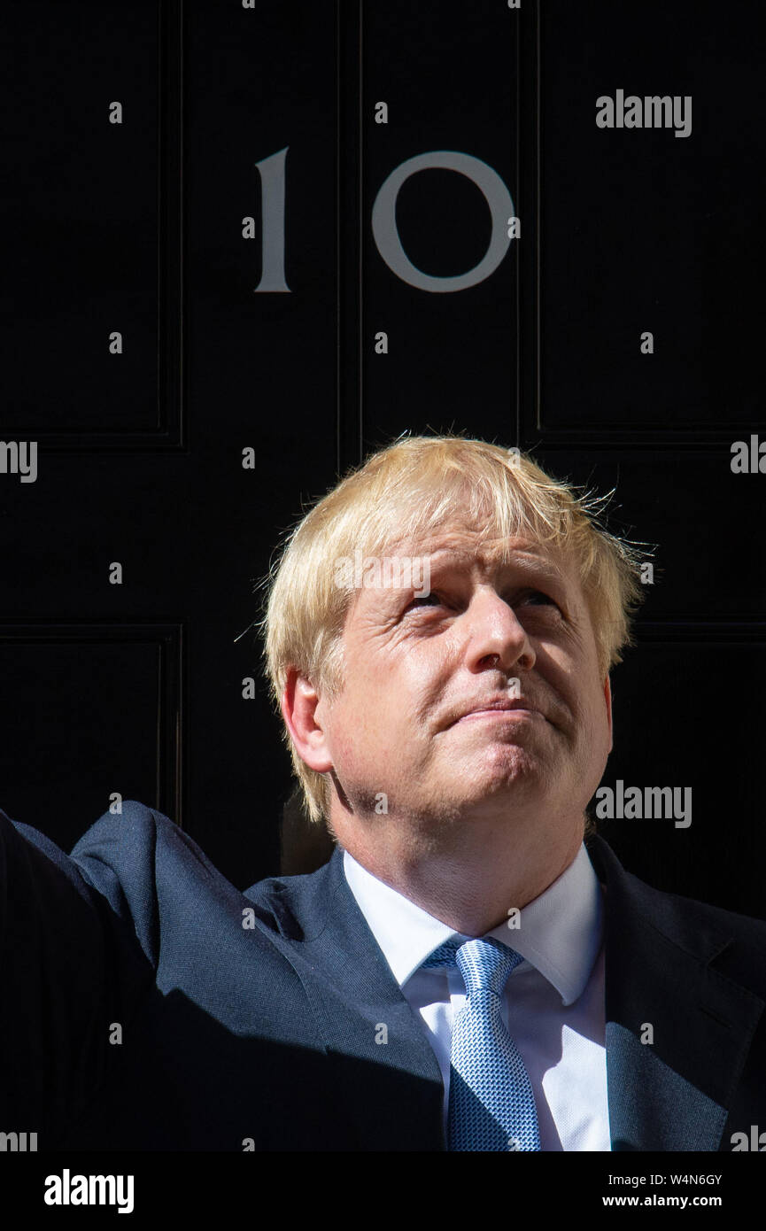 New prime minister boris johnson makes outside 10 downing street hi-res ...