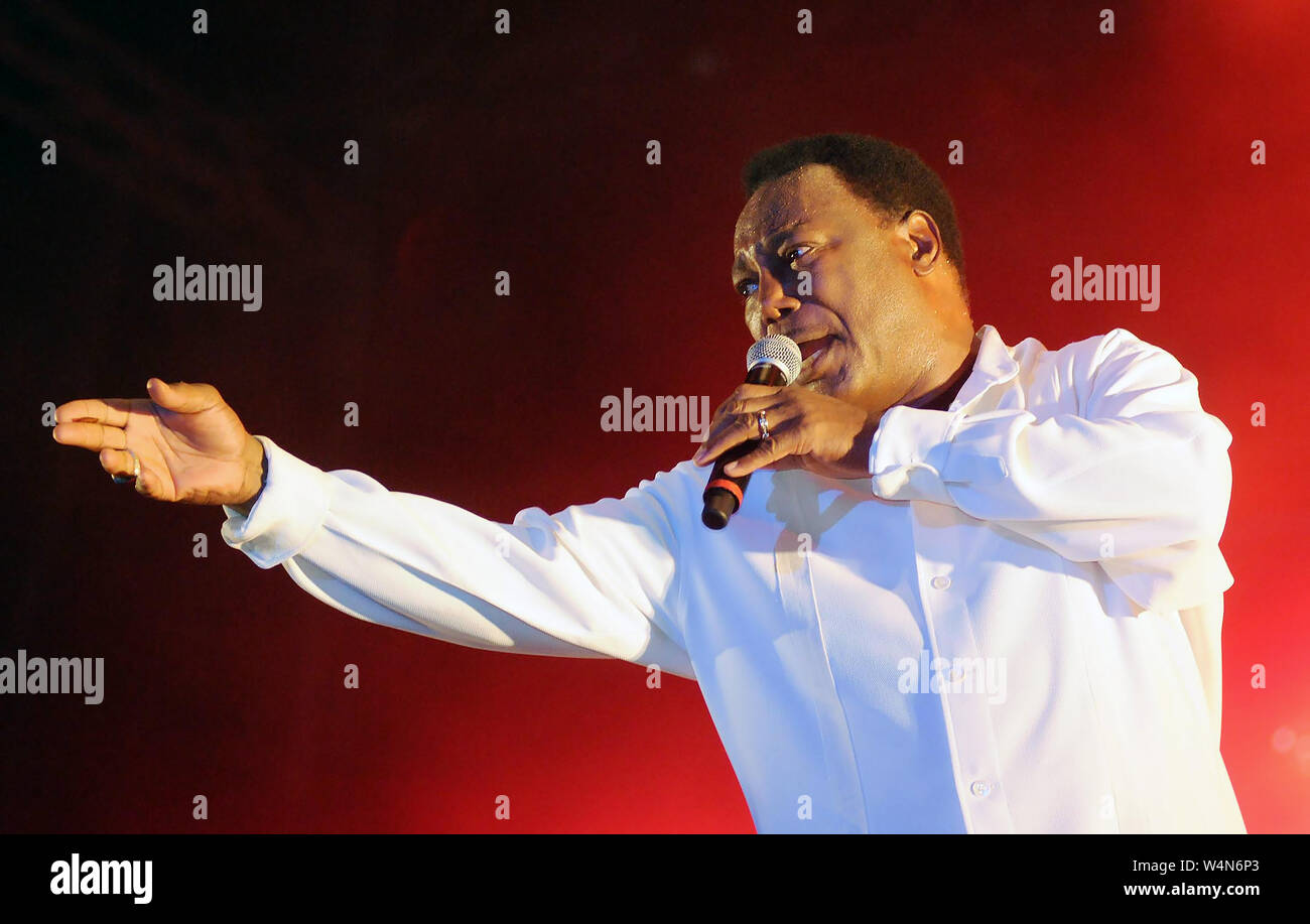 Singer and Guitarist George Benson, during the presentation of his show ...