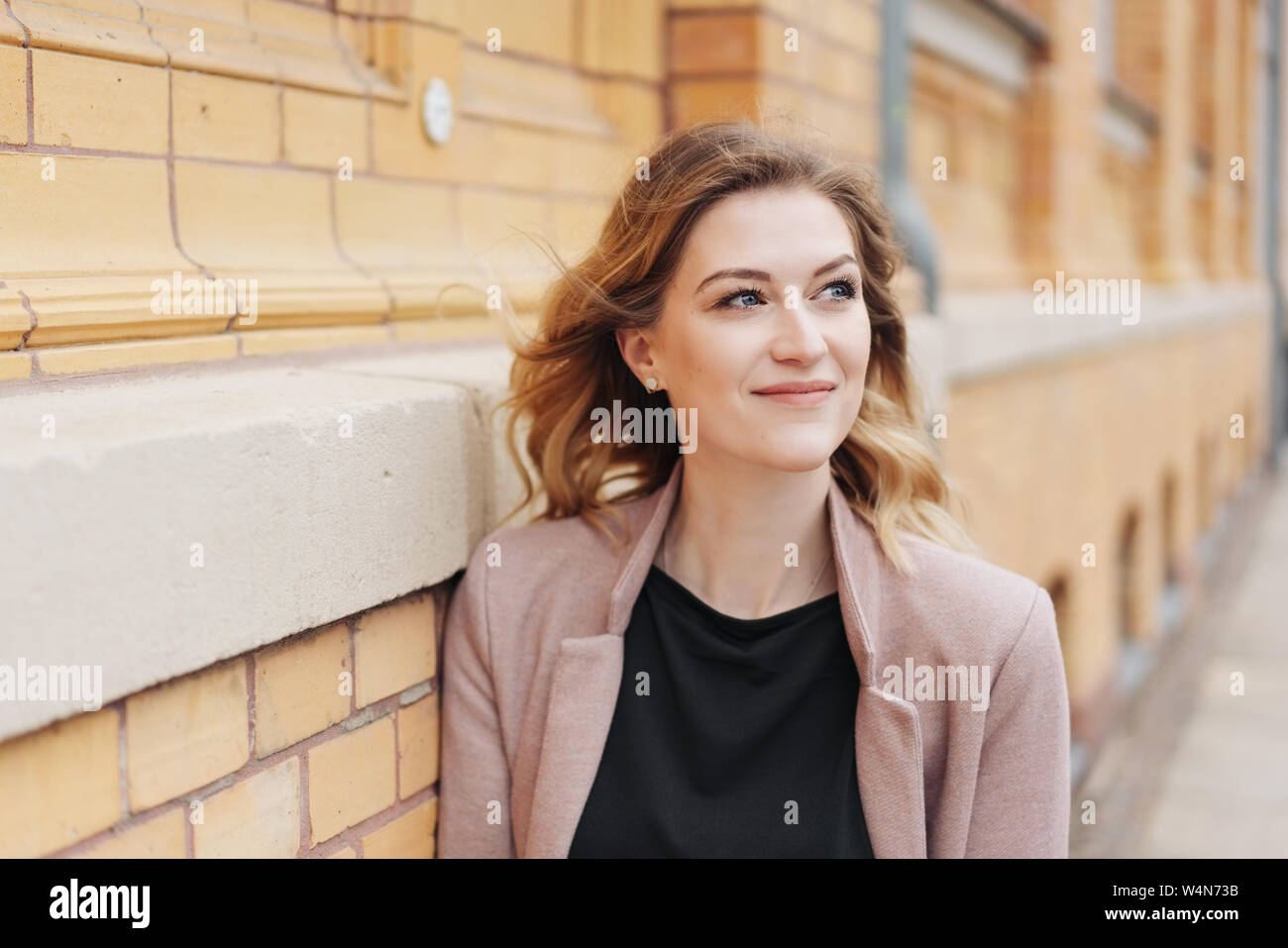 Receding brick wall hi-res stock photography and images - Alamy