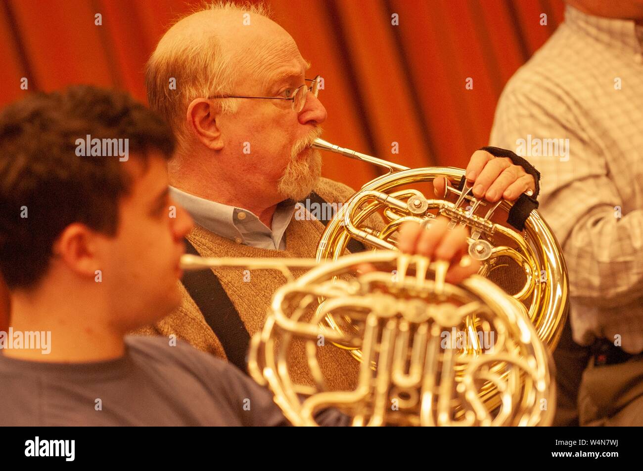 Center profile hi-res stock photography and images - Alamy