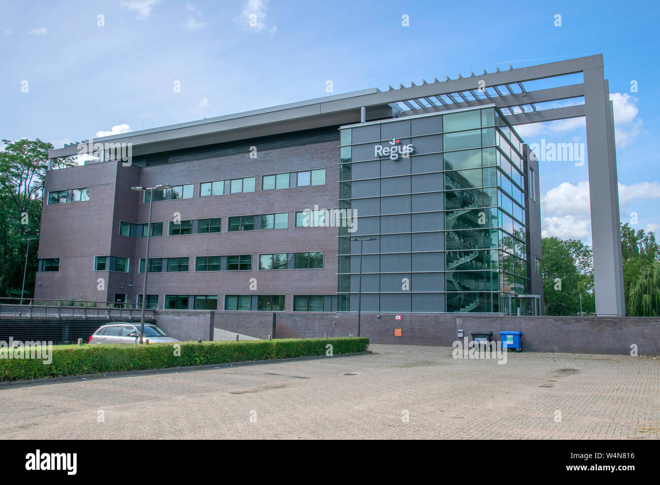 Regus logo hi-res stock photography and images - Alamy