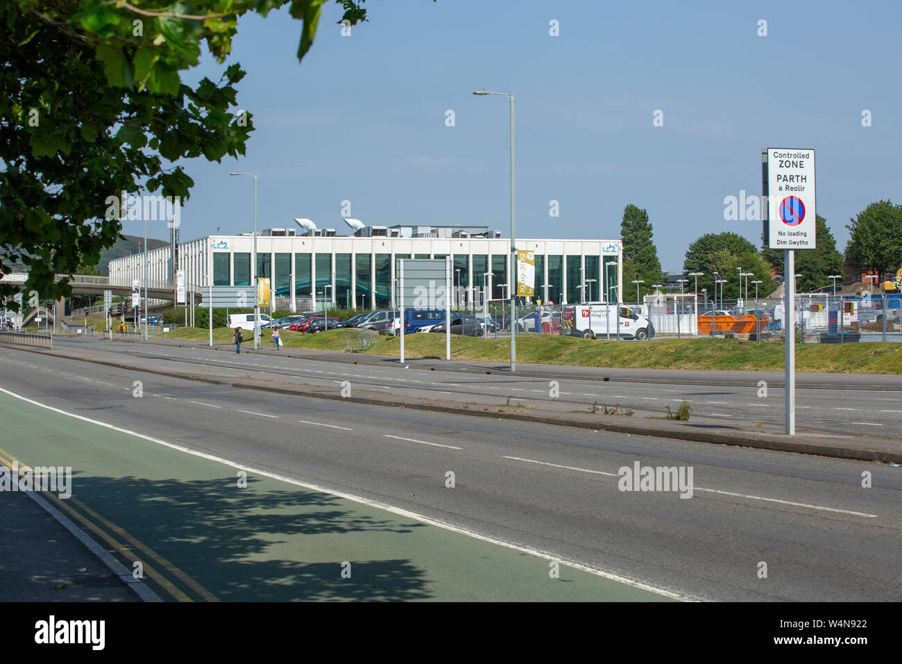 Swimming at leisure centre hi-res stock photography and images - Alamy