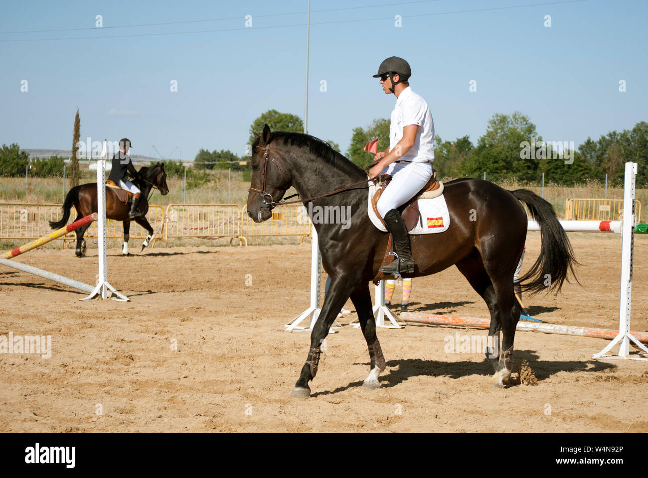 Jumping fences hi-res stock photography and images - Alamy