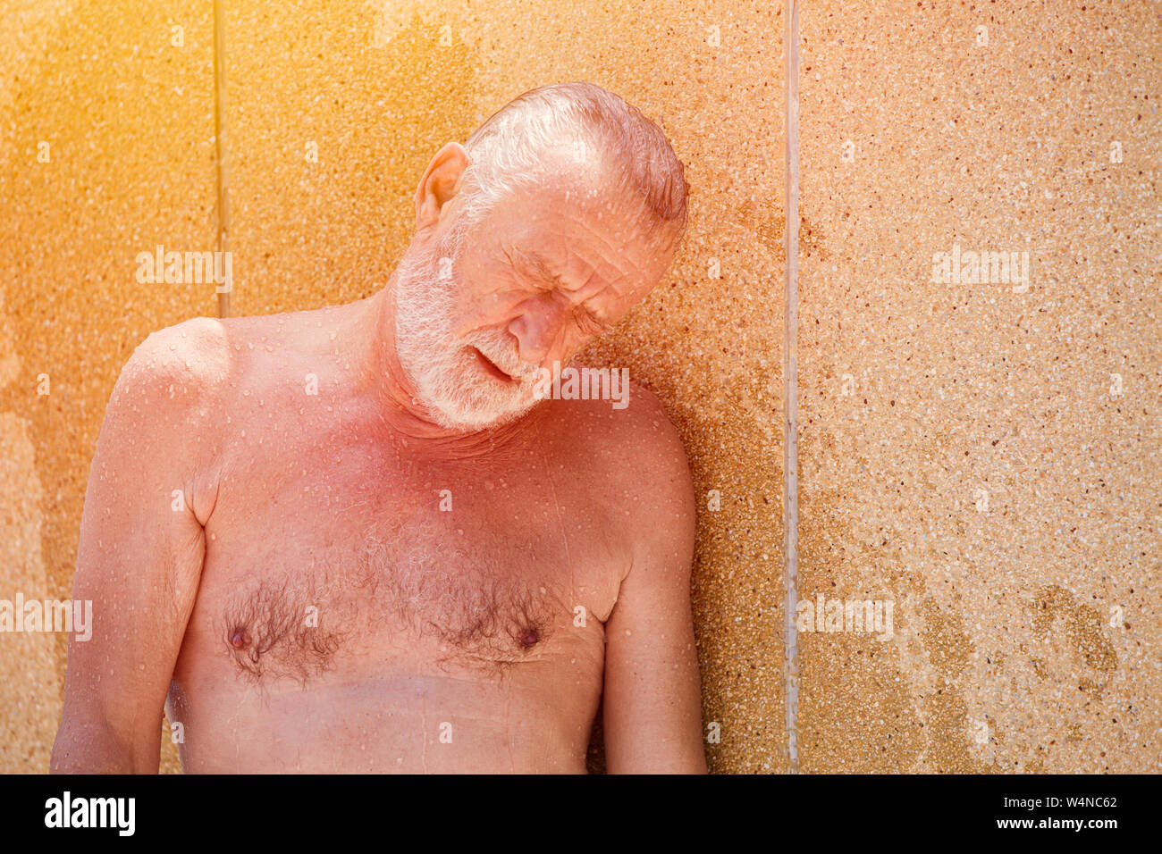 Elderly people suffering from heat hi-res stock photography and images ...