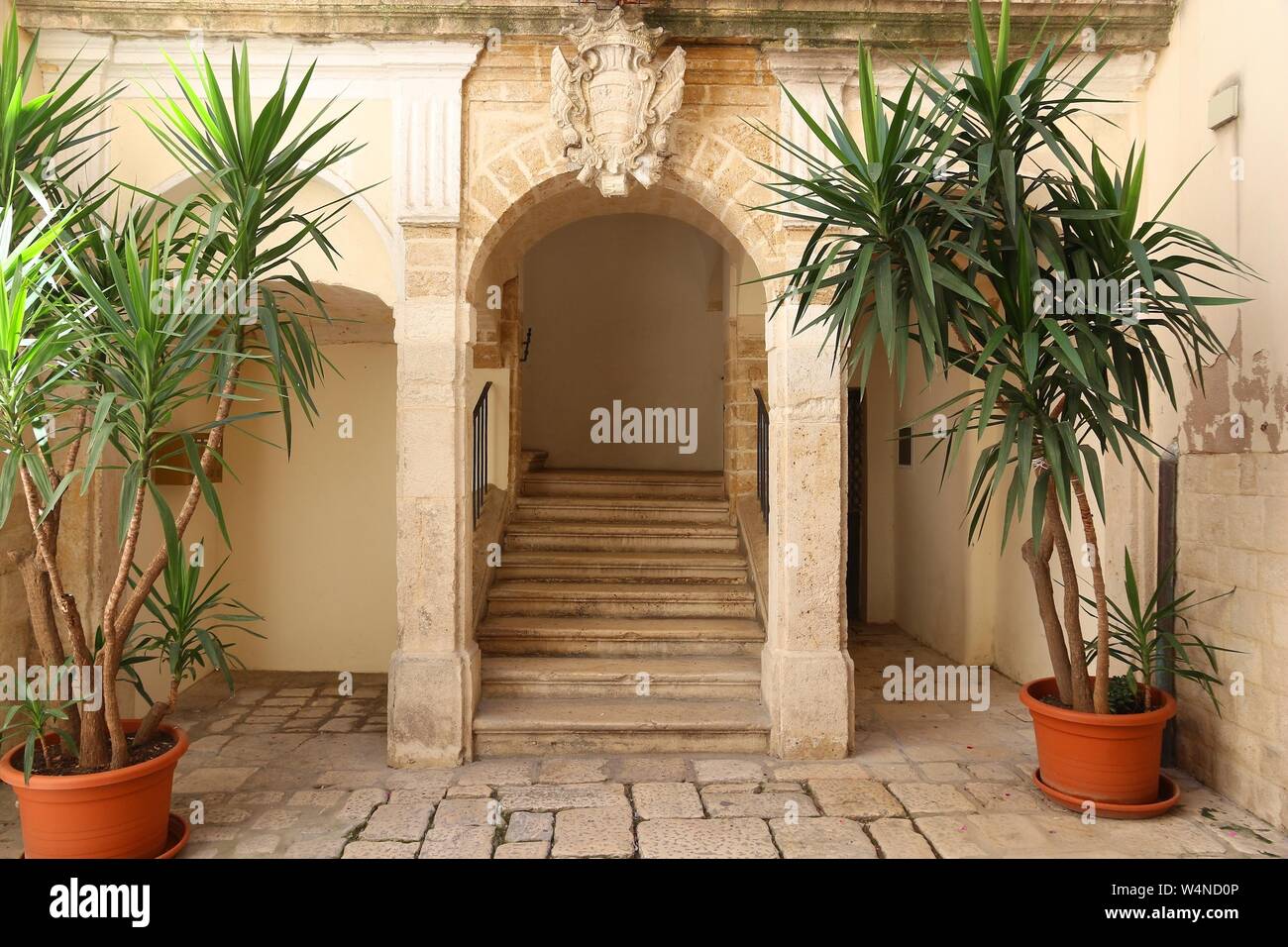 Bari Old Town - architecture in Apulia, Italy Stock Photo - Alamy