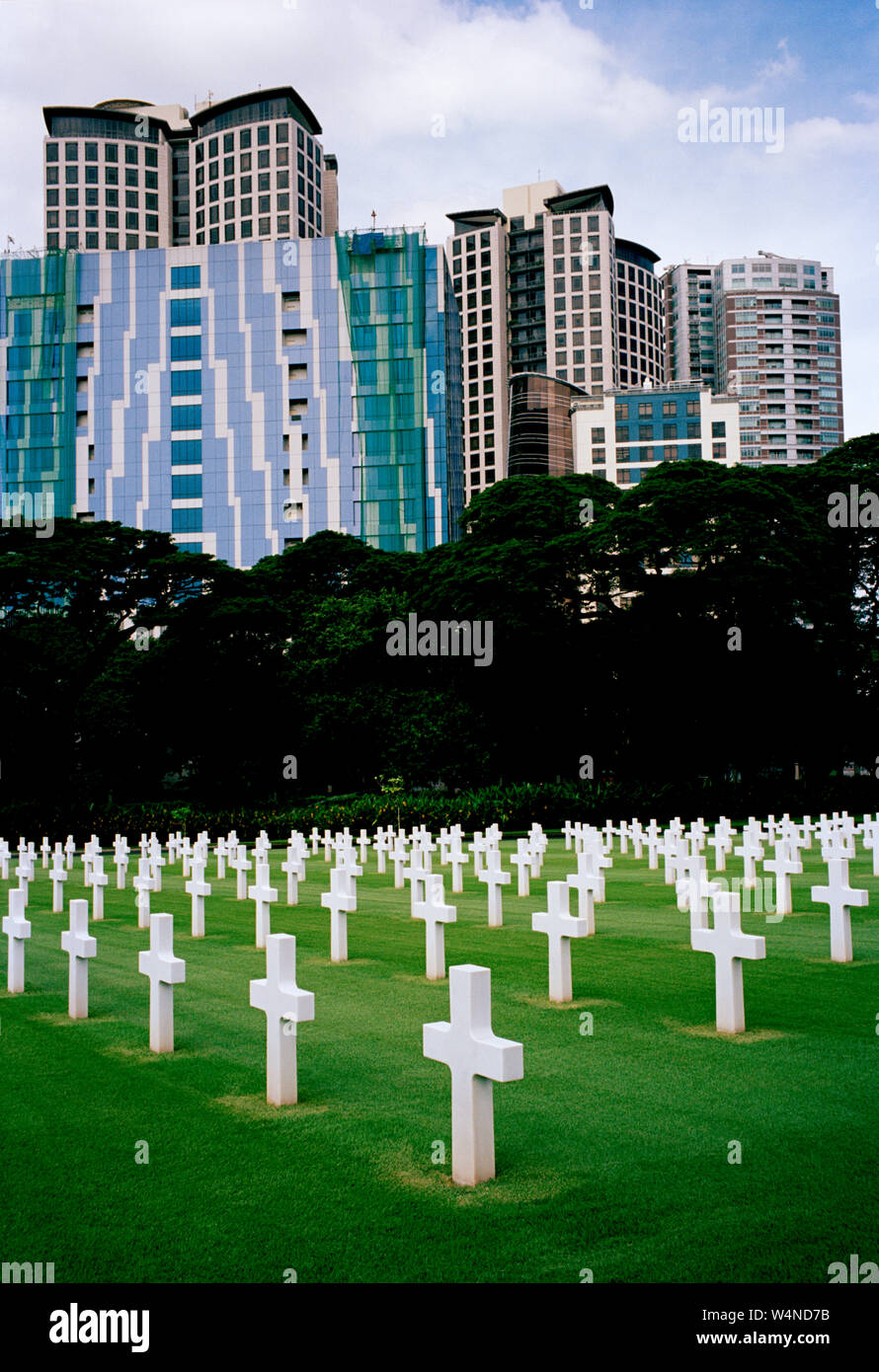Manila American Military War Cemetery and Memorial in Bonifacio Global ...