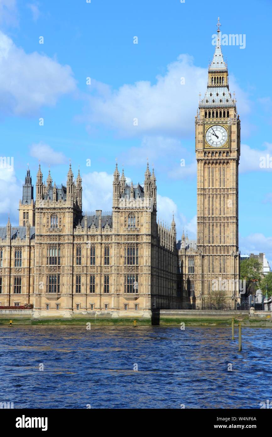 Big Ben tower in London. Famous English landmark Stock Photo - Alamy