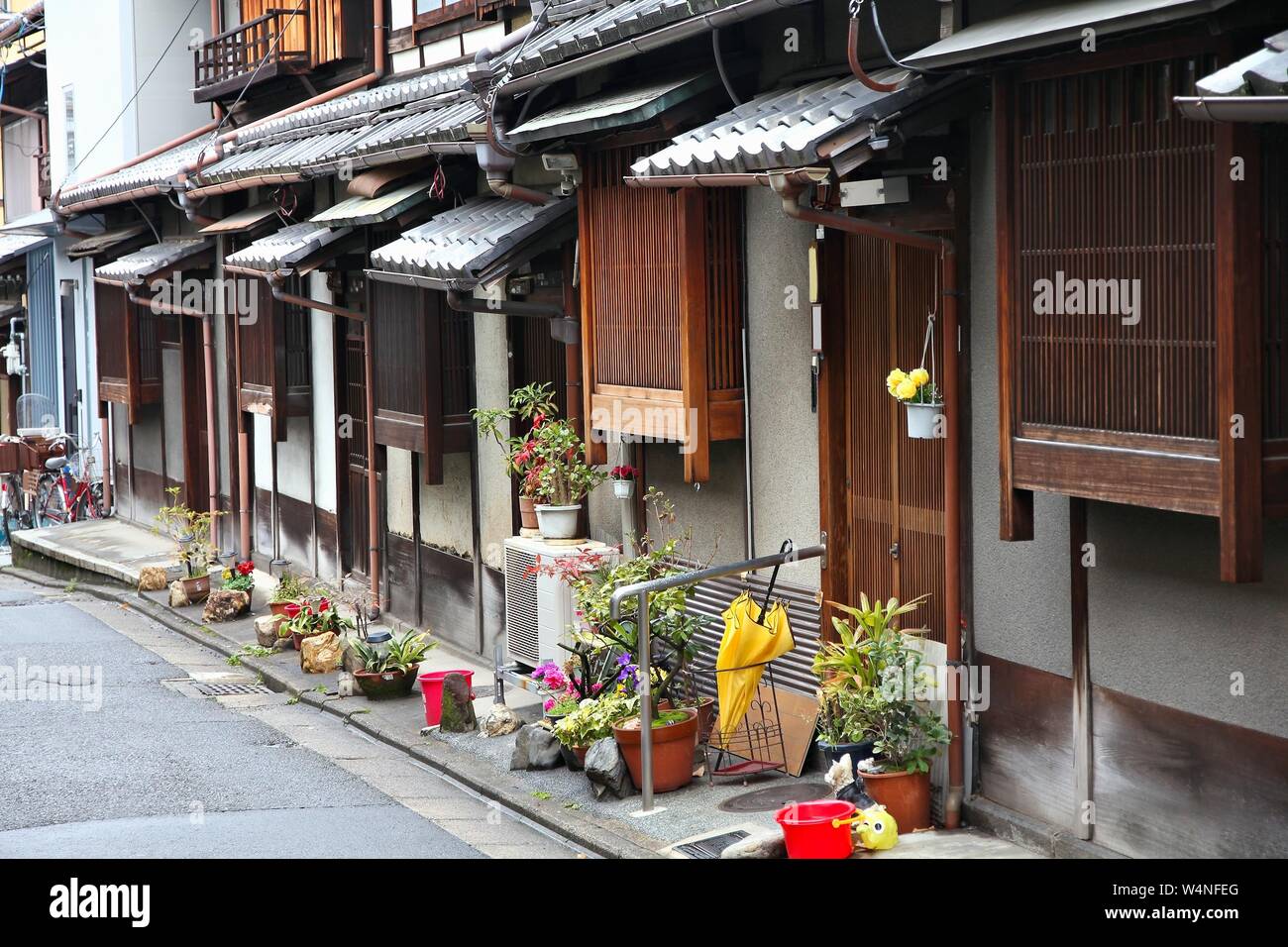 Old Kyoto, Japan - wooden architecture of Higashiyama district Stock ...