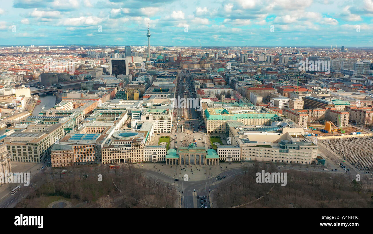 Berlin Brandenburg Gate aerial view with city traffic Stock Photo - Alamy