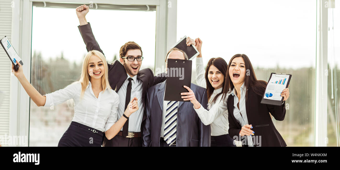 Successful business team cheering hi-res stock photography and images ...