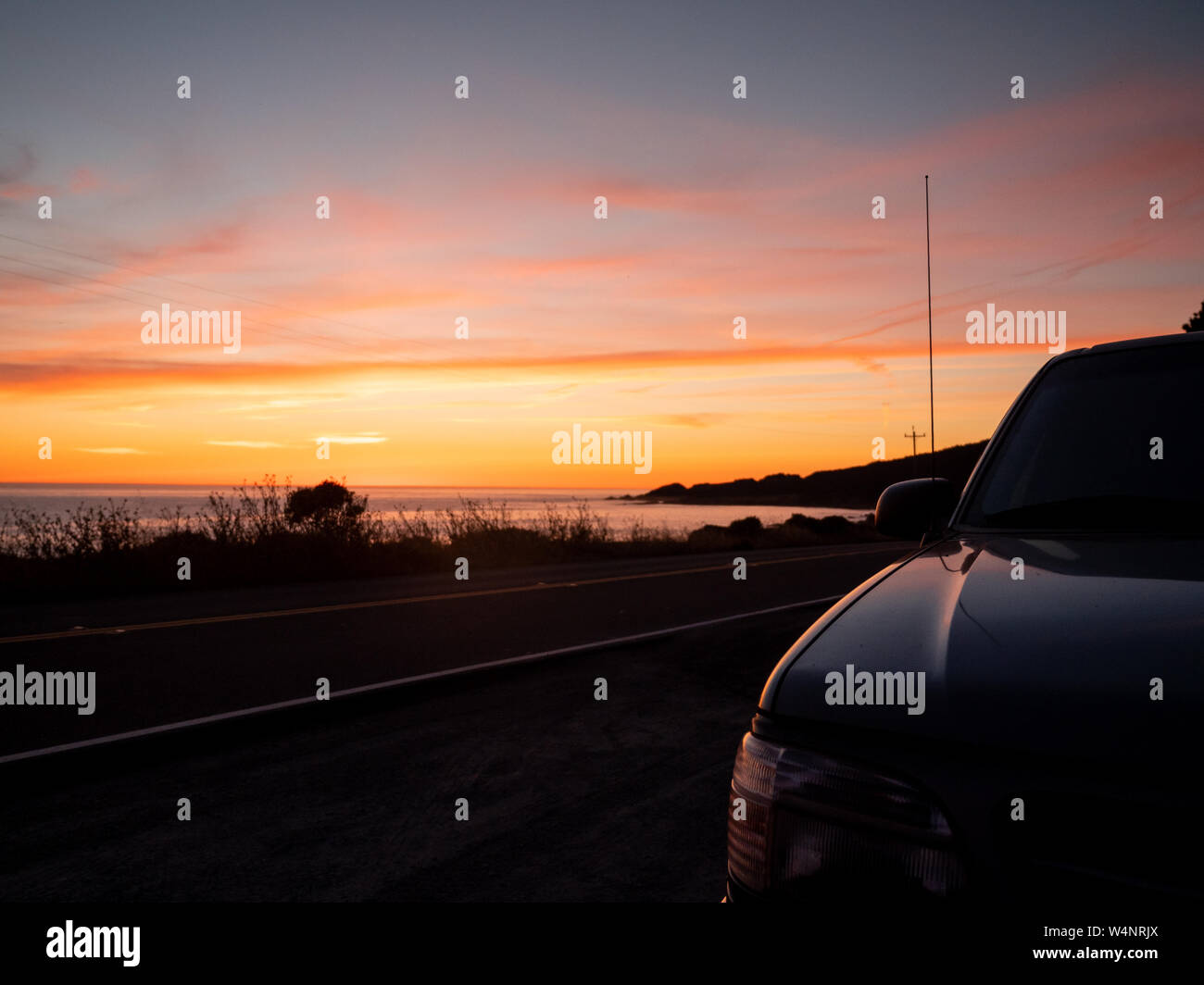 Car on side hi-res stock photography and images - Alamy