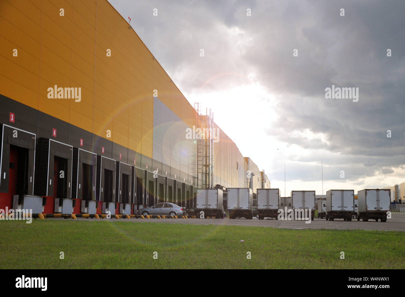 innovative logistic warehouse complex. General form. Excellent solution ...