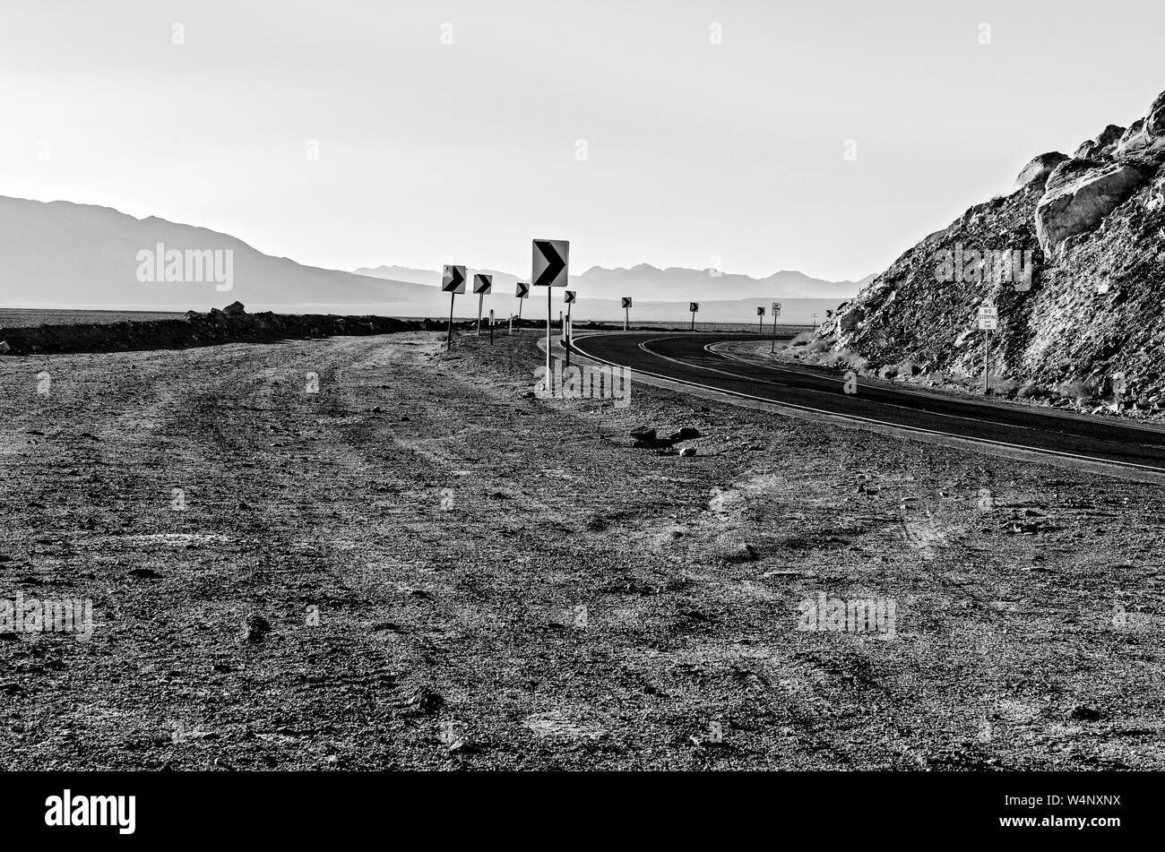 Road highway arrow hi-res stock photography and images - Alamy