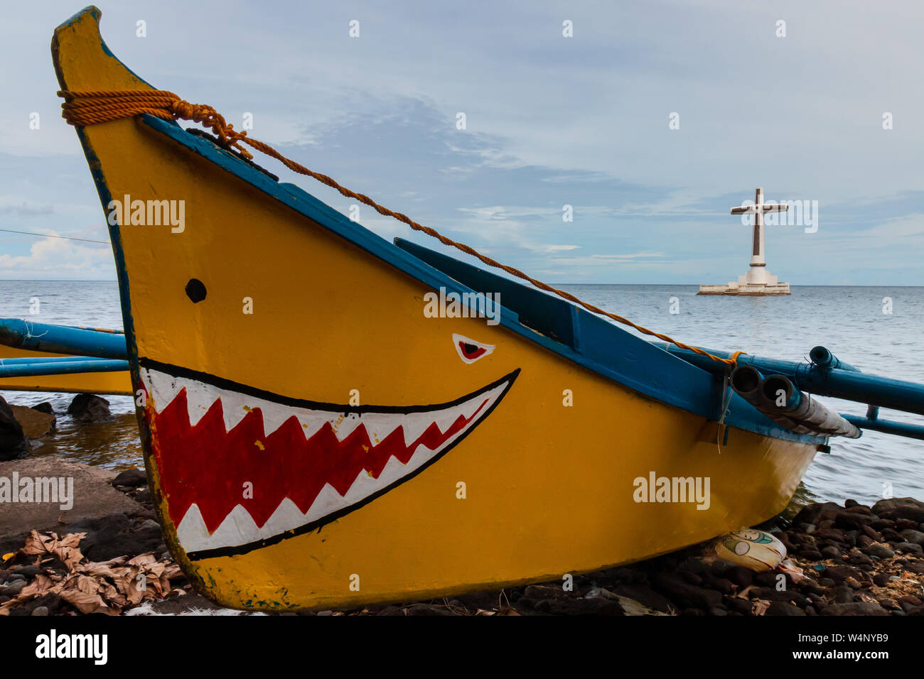 Small wooden boats on a tropical beach in the Philippines Stock Photo ...